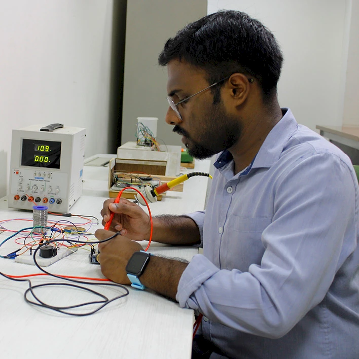 Applied Electronics and IoT Lab | Shiv Nadar IoE Applied Electronics and IoT Lab | Shiv Nadar IoE